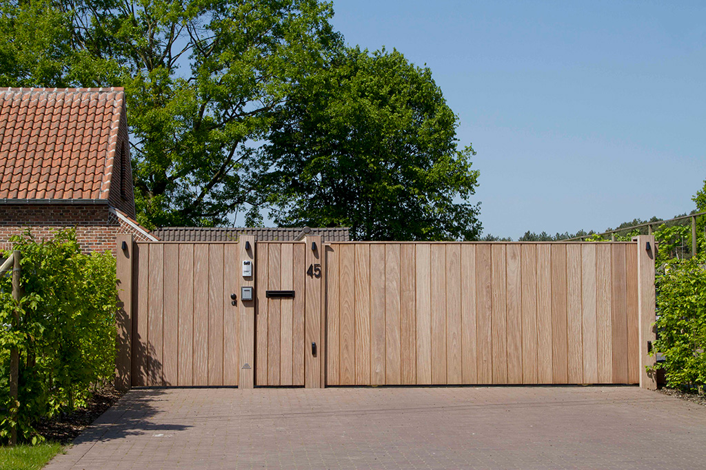 Offerte houten poort laten maken | Diba Houten Poorten